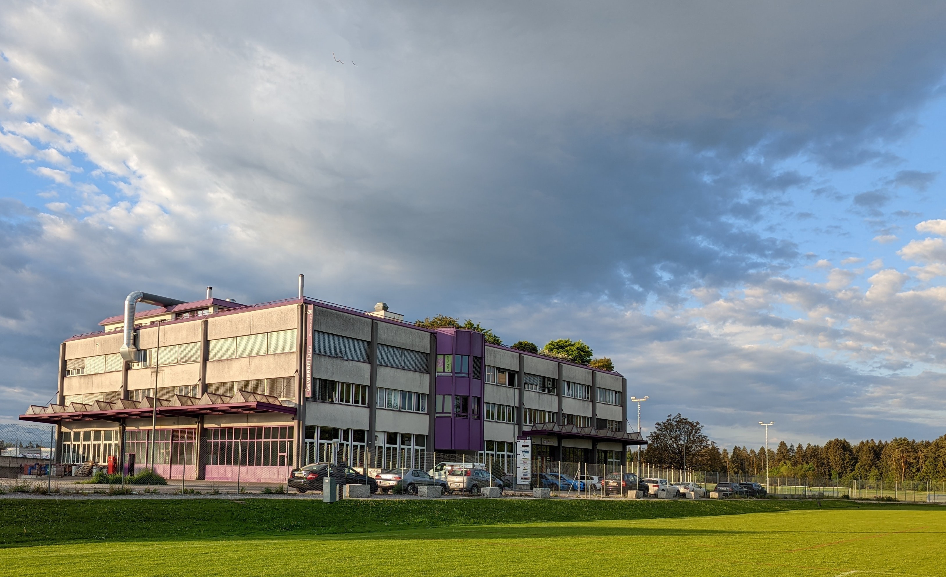 About us | Hanser Normelemente